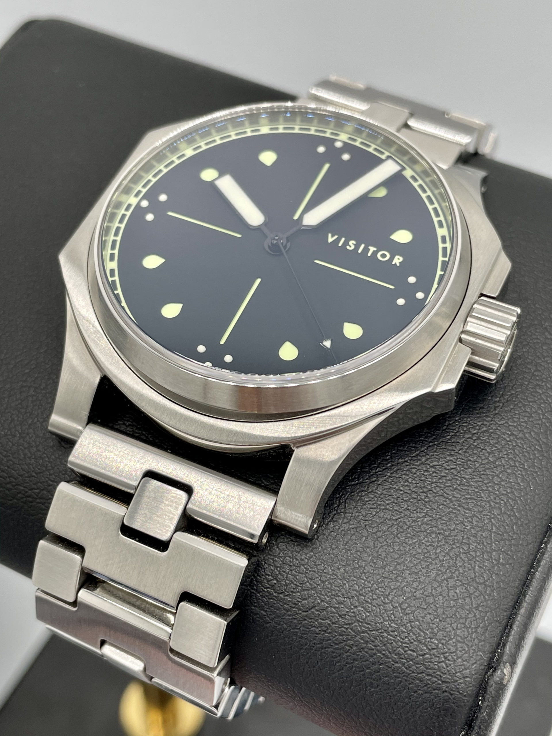 Visitor Watch Co Vale Park Officer VPO4 Automatic 41mm Hunter Case Sold ...