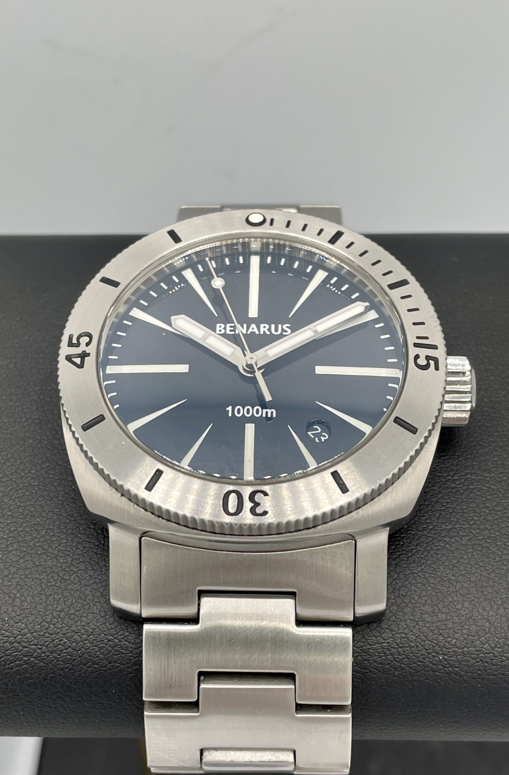 Benarus Moray 44mm Stainless Steel Black Dart Dial 1000m Diver ...