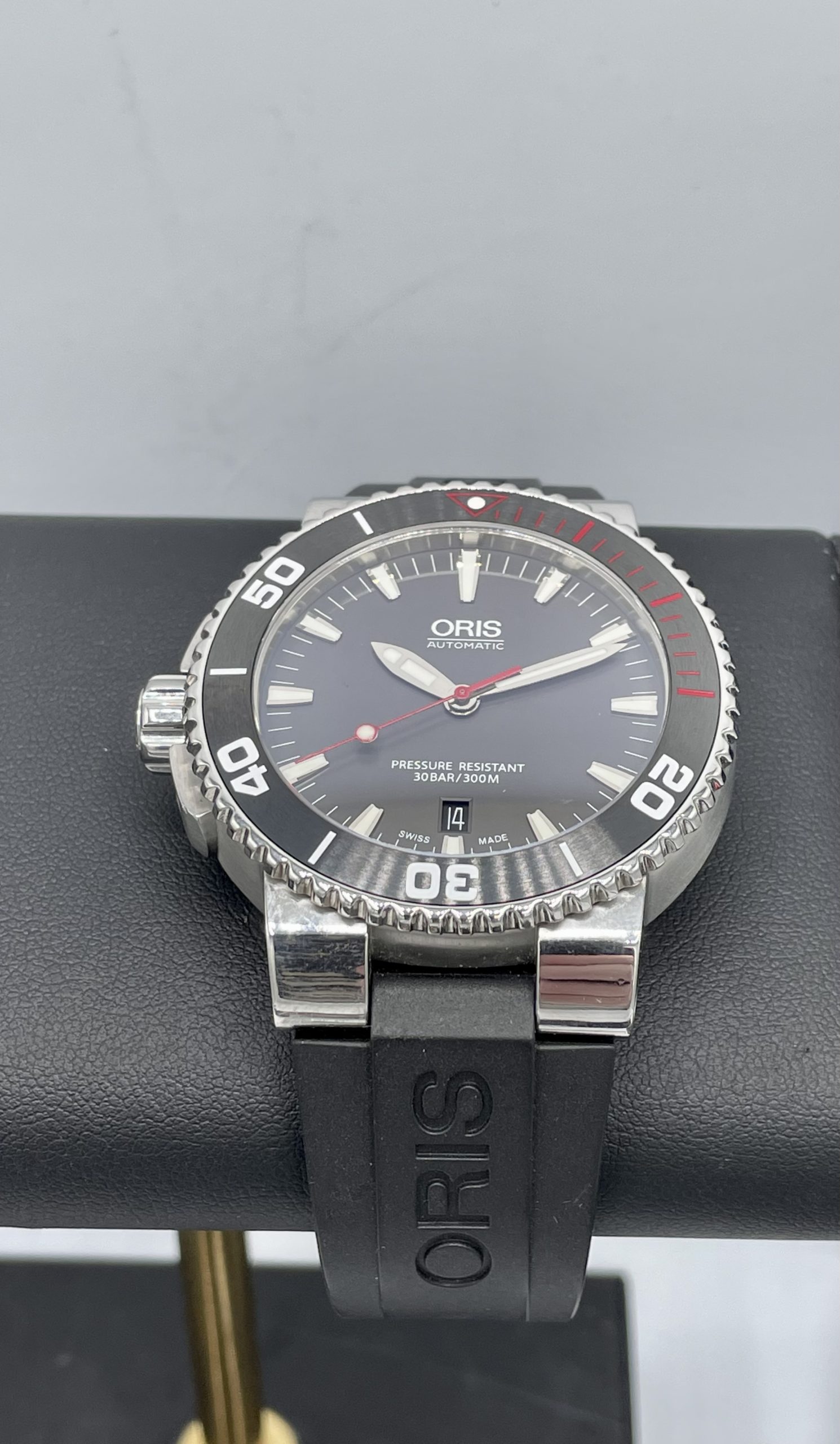 ORIS Aquis Red Limited Edition 2000 Pieces Grey Dial 43mm Swiss ...