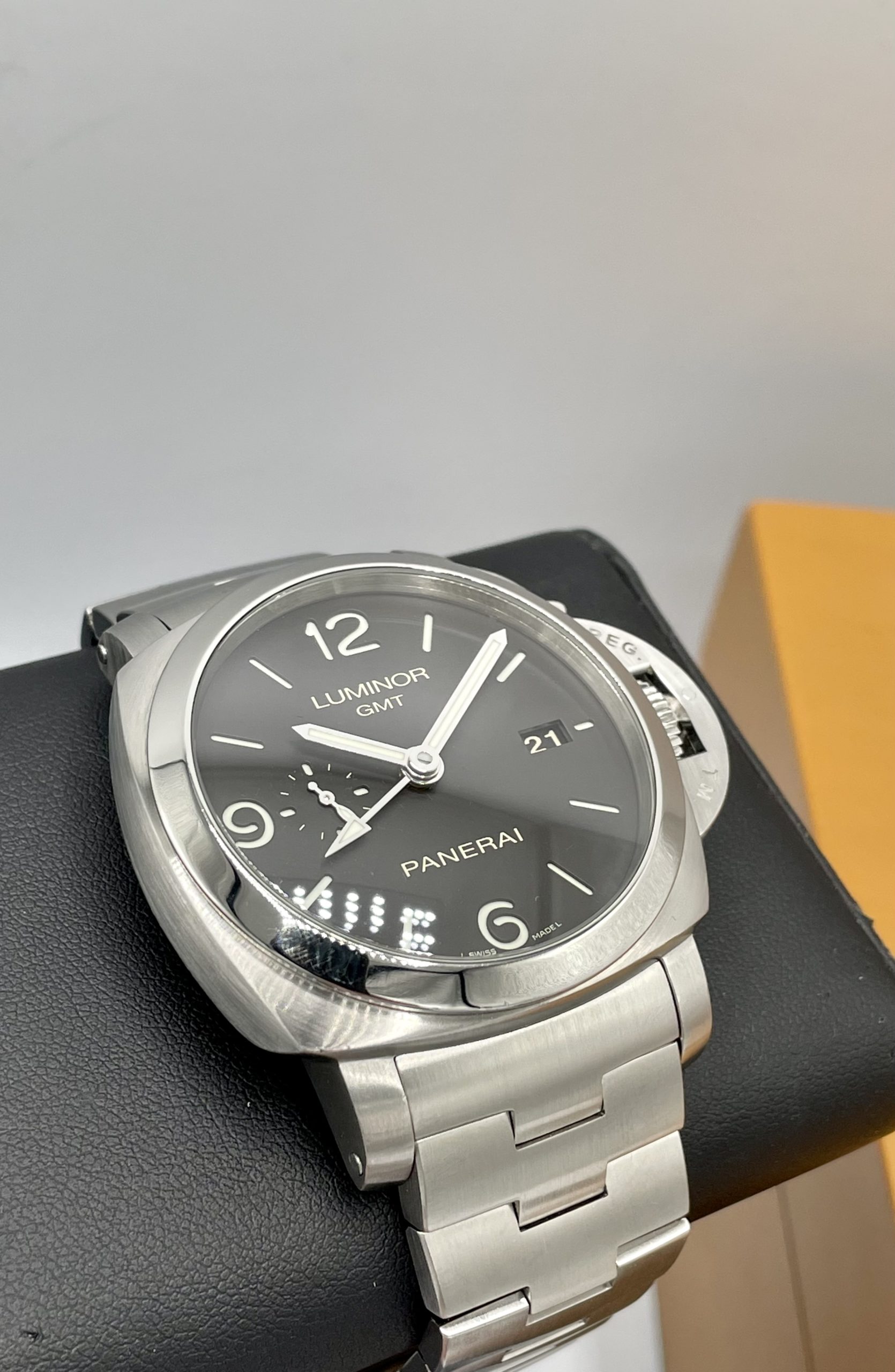 Panerai Luminor 1950 GMT 3 Days Pam00329 44mm Automatic Bracelet ...
