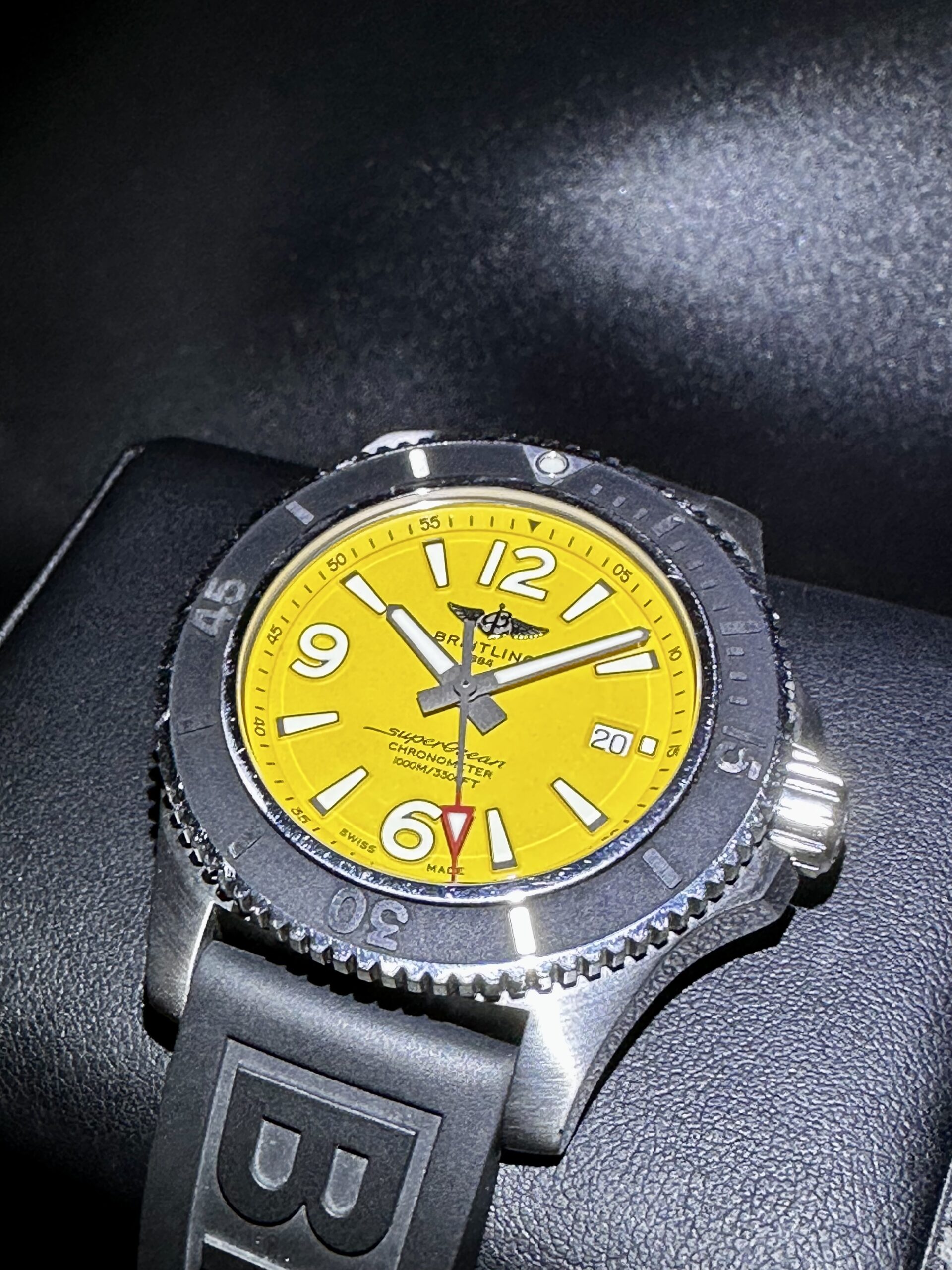 BREITLING Superocean 44 Yellow Dial 1000m Diver Ref A173670 44mm ...
