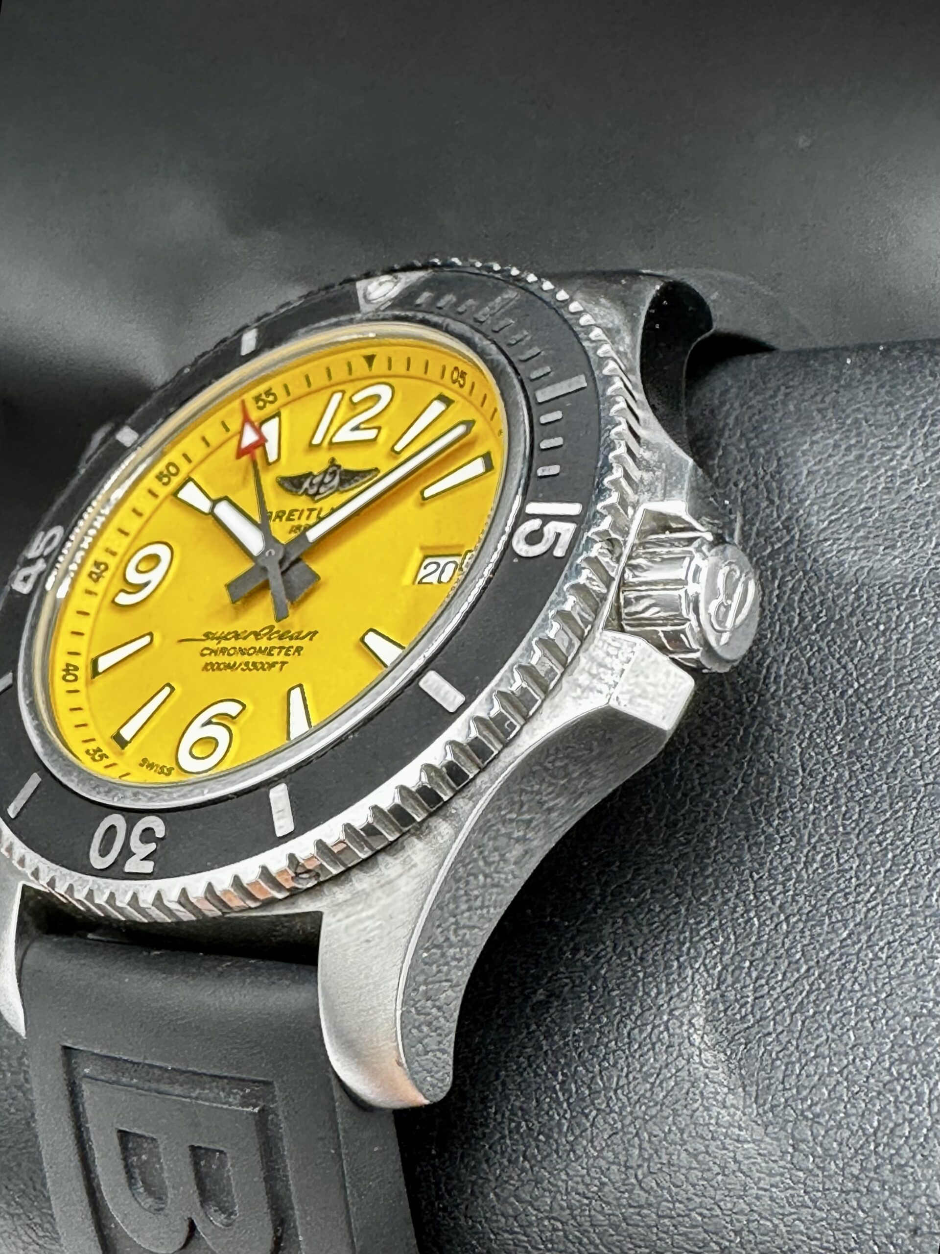 BREITLING Superocean 44 Yellow Dial 1000m Diver Ref A173670 44mm ...