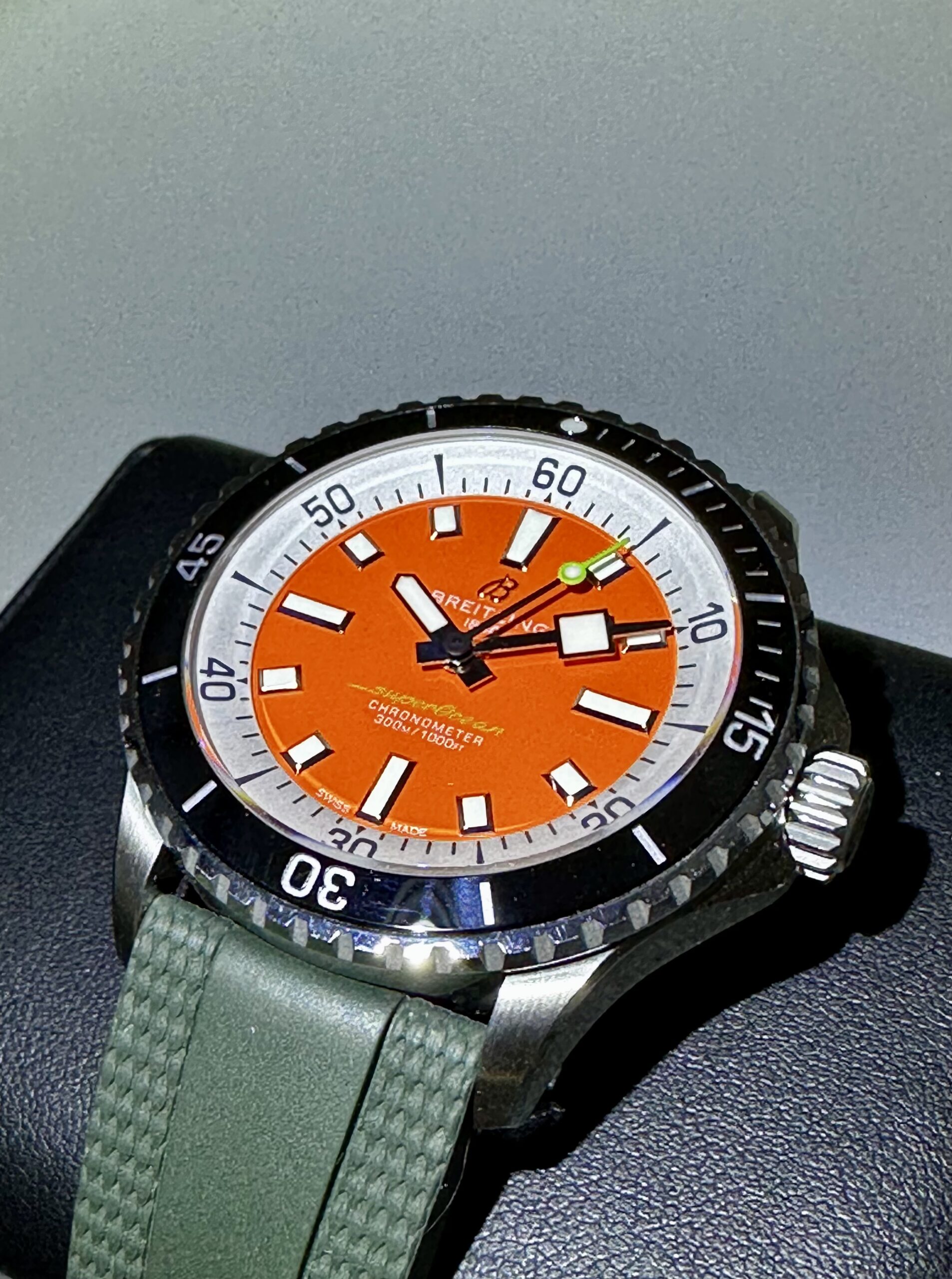 BREITLING SUPEROCEAN 42 A17375 Kelly Slater Limited Edition Orange 300m ...