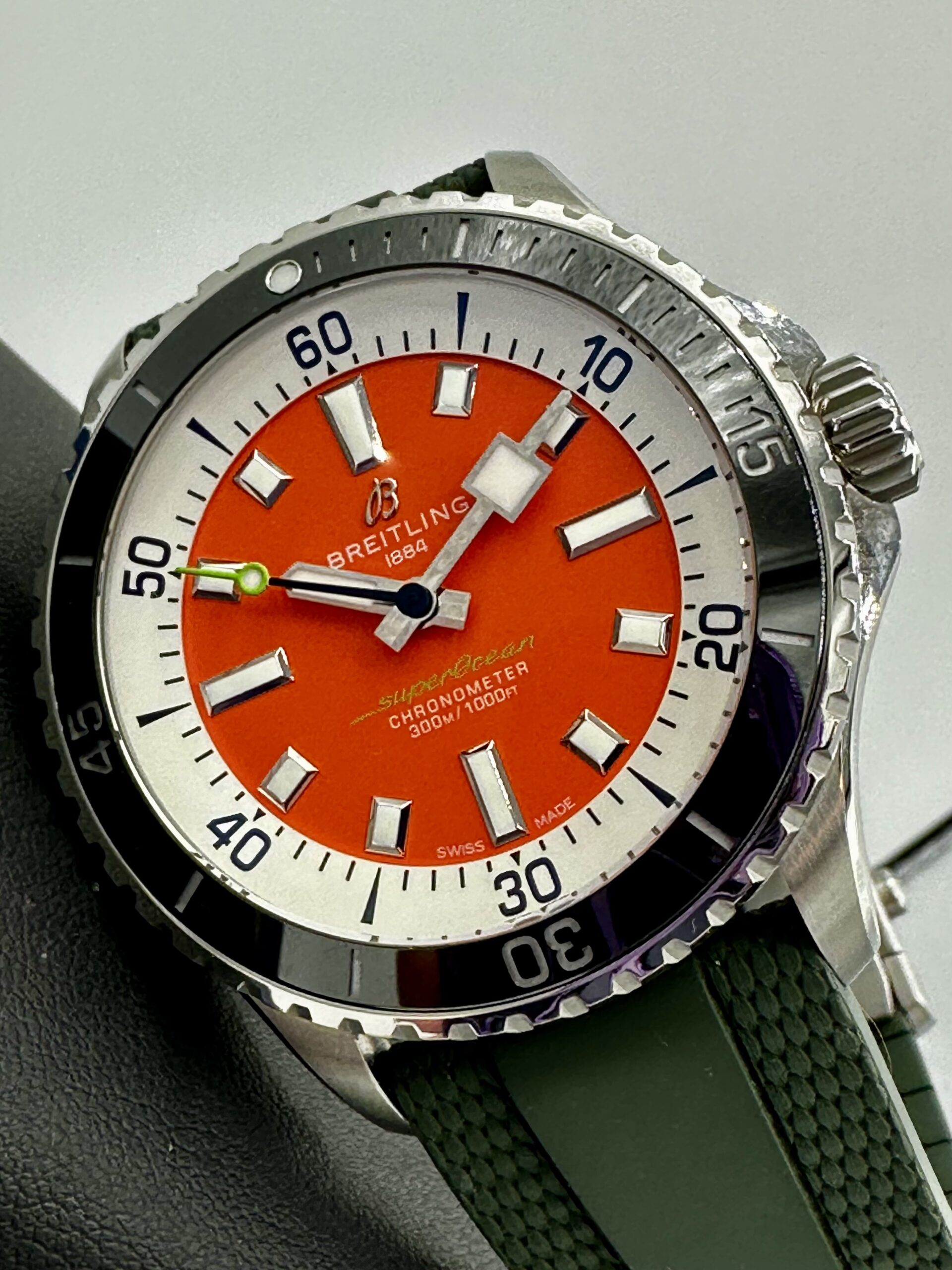 BREITLING SUPEROCEAN 42 A17375 Kelly Slater Limited Edition Orange 300m ...