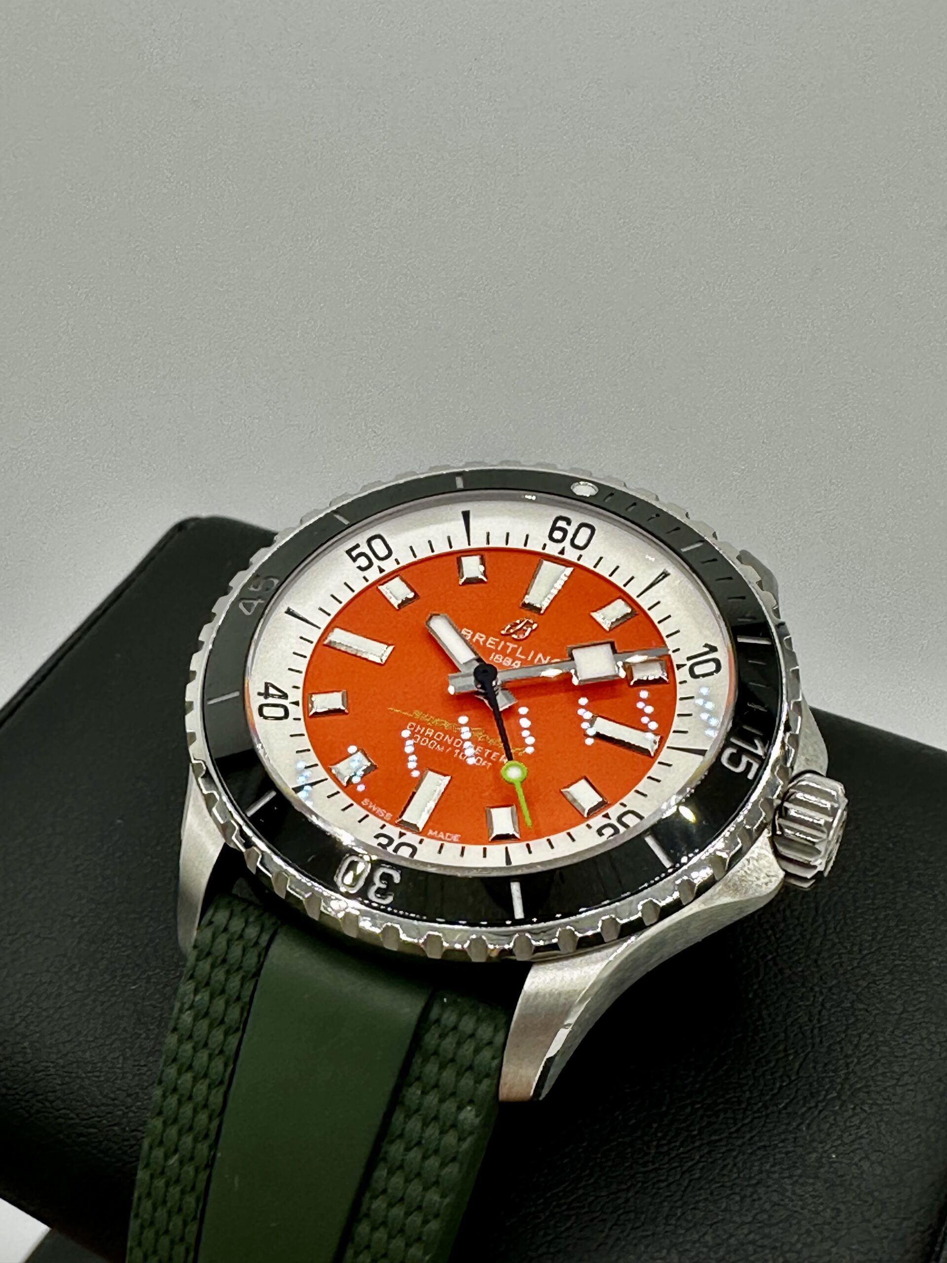 BREITLING SUPEROCEAN 42 A17375 Kelly Slater Limited Edition Orange 300m ...