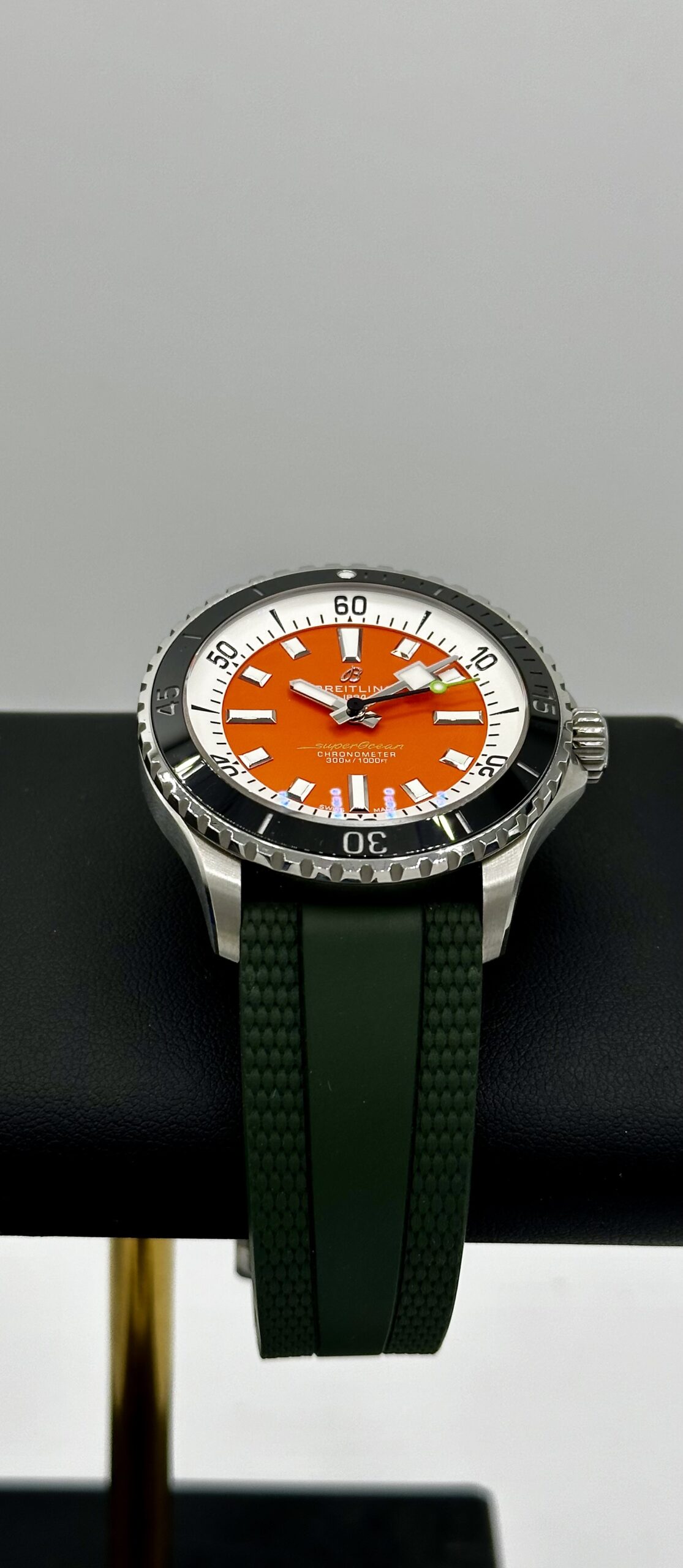 BREITLING SUPEROCEAN 42 A17375 Kelly Slater Limited Edition Orange 300m ...