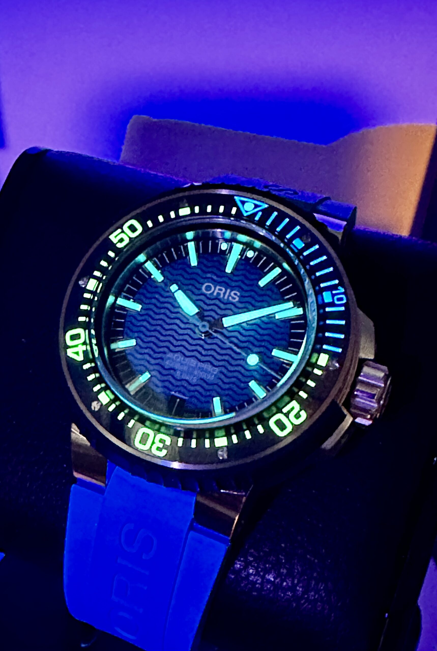 ORIS Aquis Pro 4000M Deep Diver Aqua Blue Dial 5 Days Automatic SOLD ...