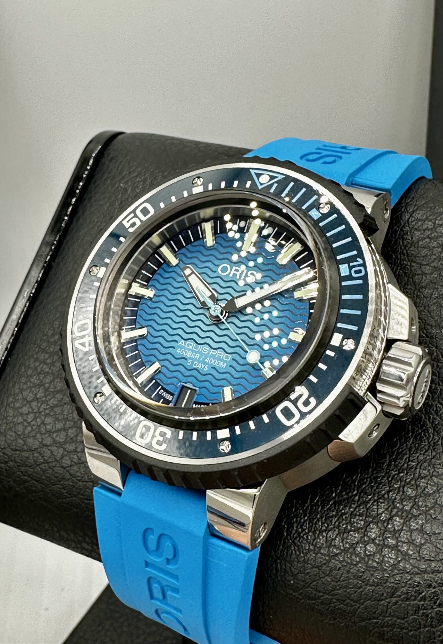 ORIS Aquis Pro 4000M Deep Diver Aqua Blue Dial 5 Days Automatic SOLD ...