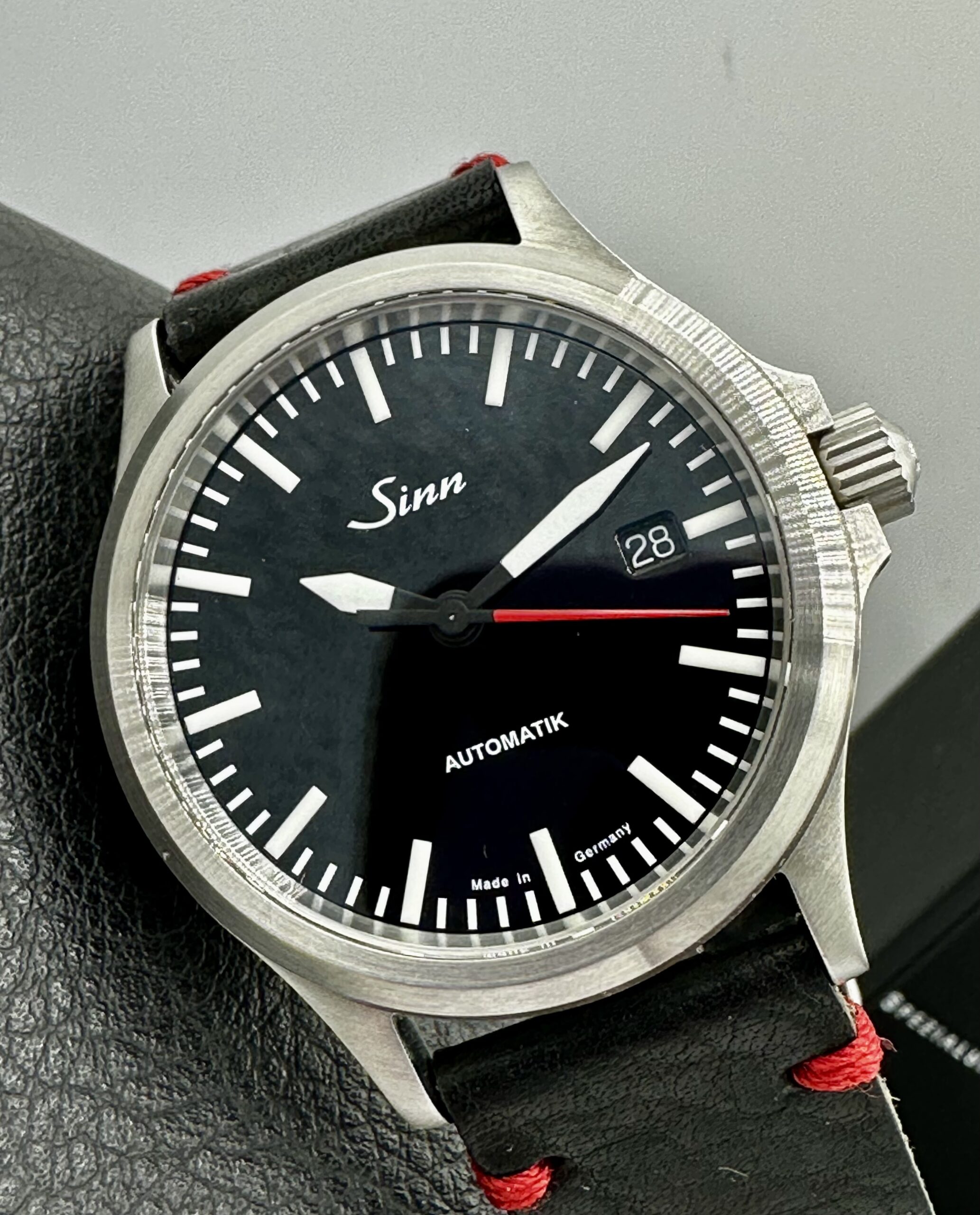 SINN 556 I RS SWISS AUTOMATIC 38.5MM STAINLESS STEEL RED SECONDS Hand July 2024 - The Sutor House