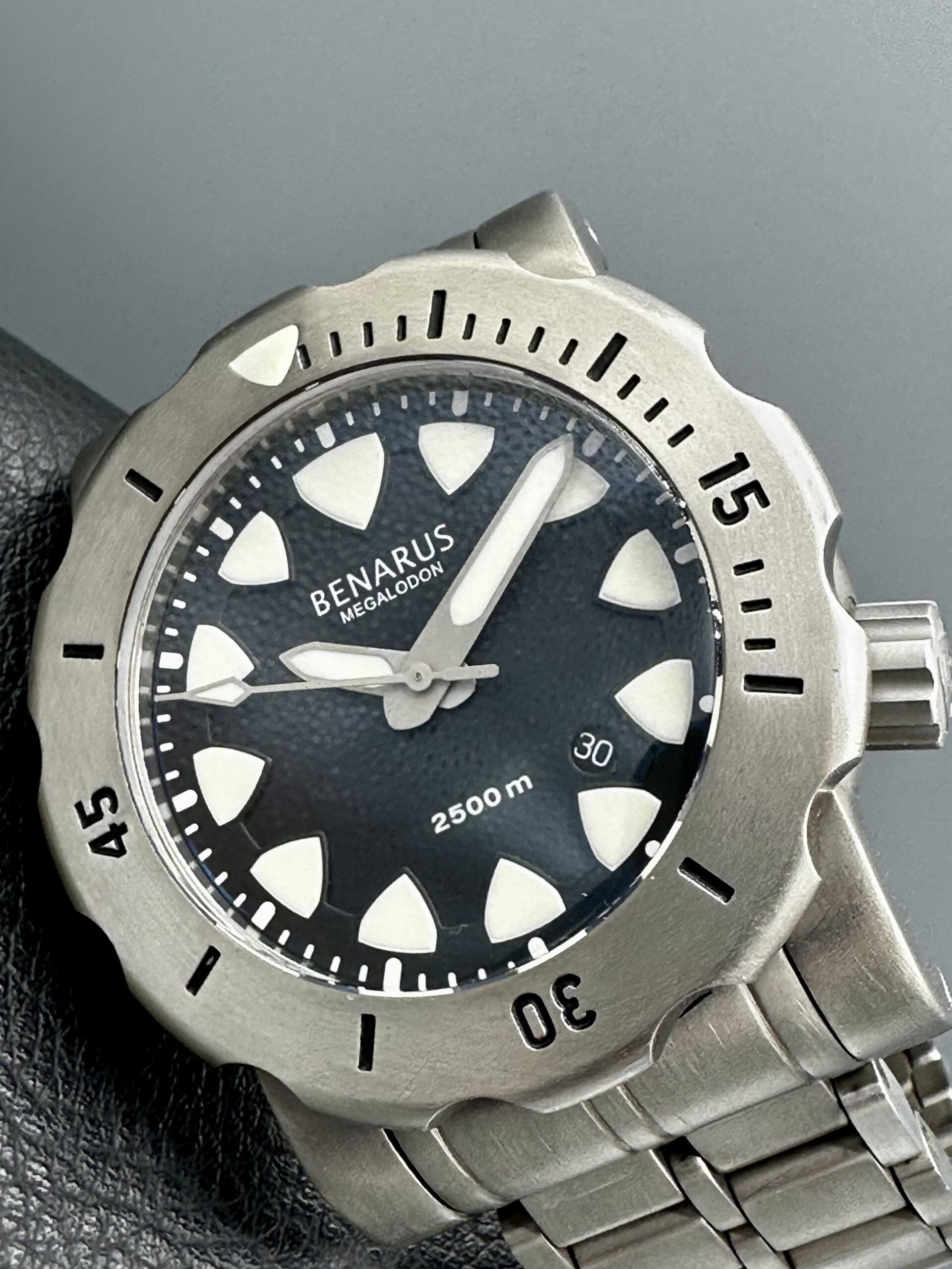RARE BENARUS MEGALODON TITANIUM 2500M SWISS ETA AUTOMATIC DIVER 48MM ...