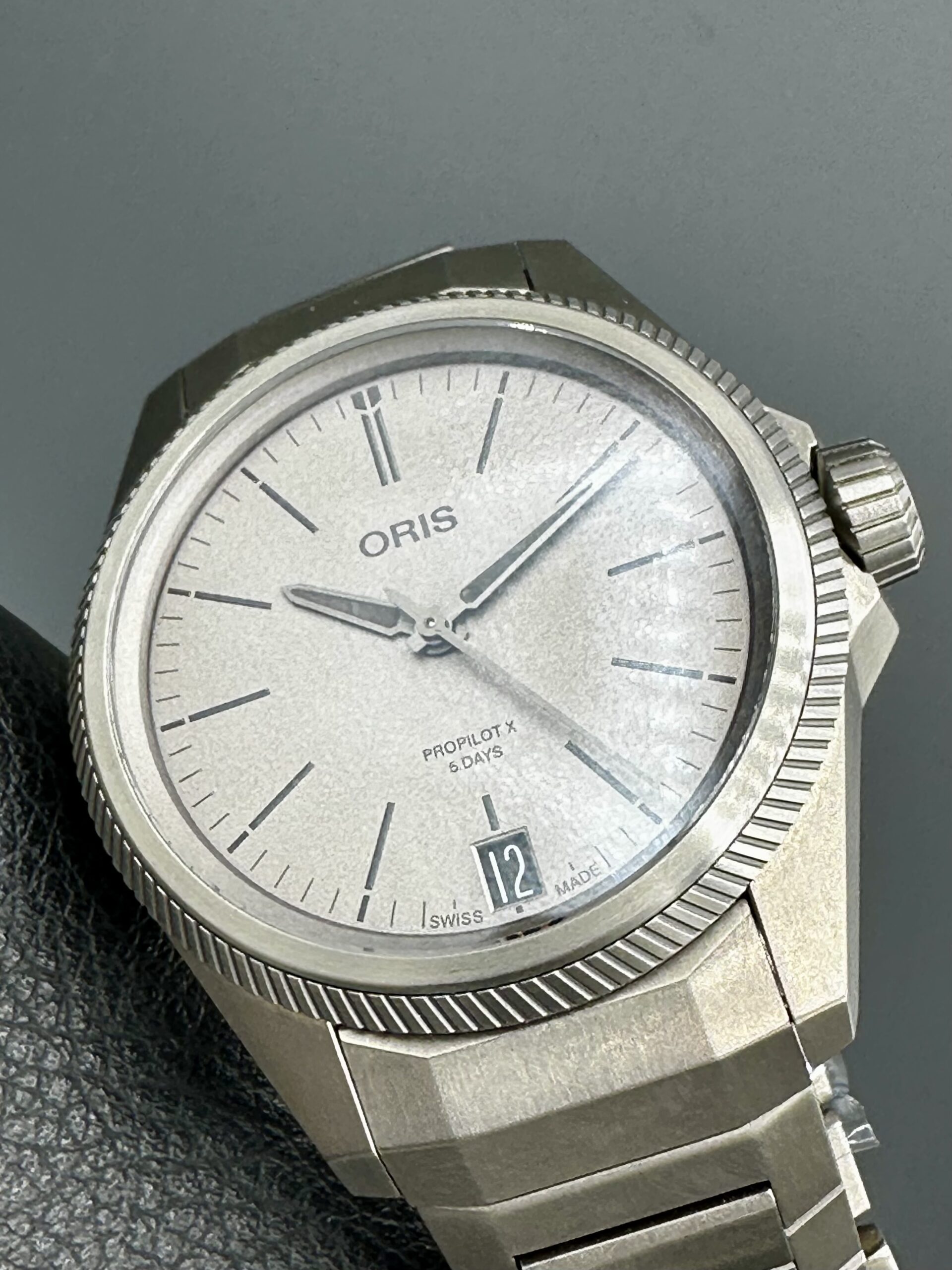 ORIS PROPILOT X CALIBER 400 39MM TITANIUM 5 DAYS POWER RESERVE GREY ...