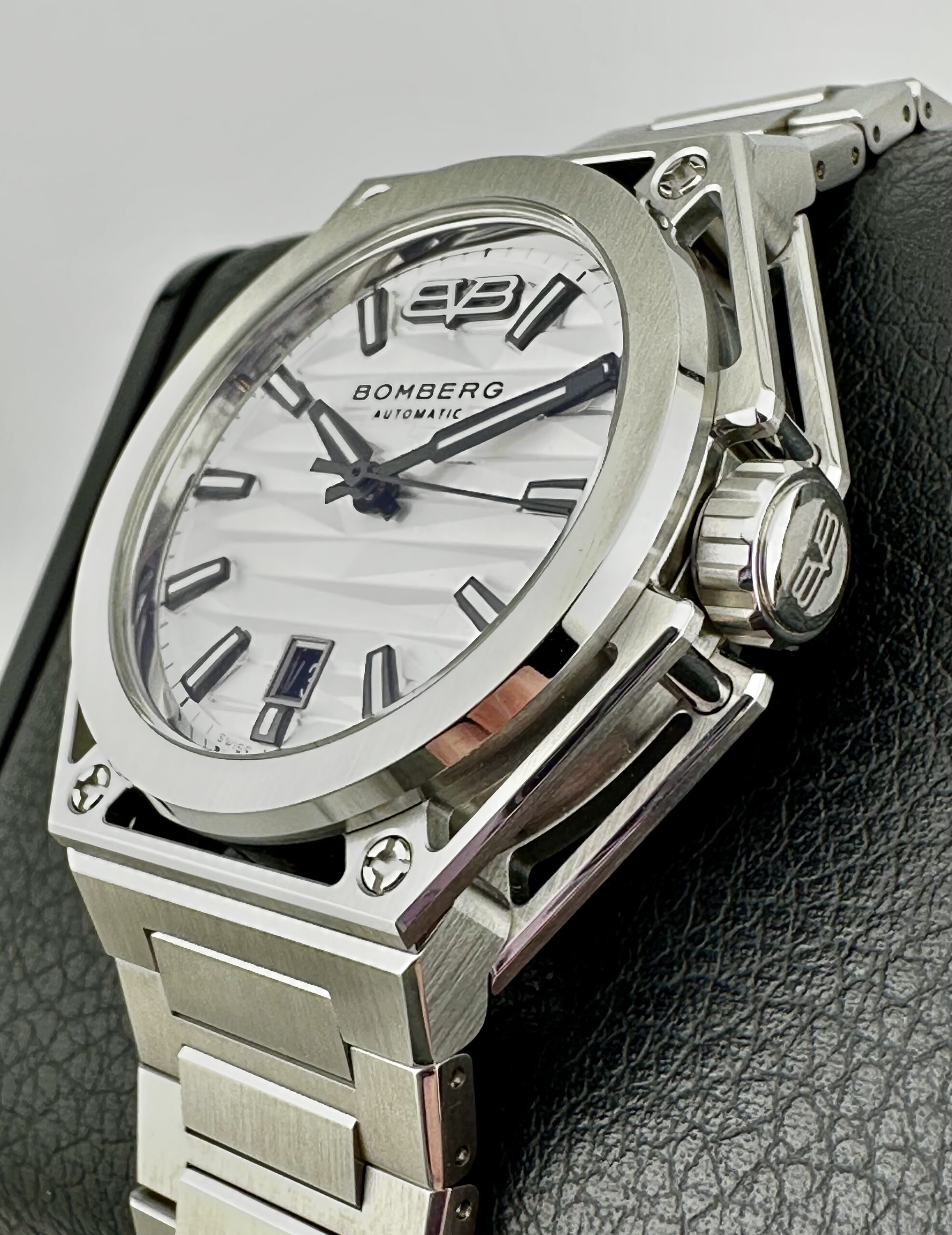Bomberg EDGE White Swiss Chronofiable Certified SWISS AUTOMATIC ...